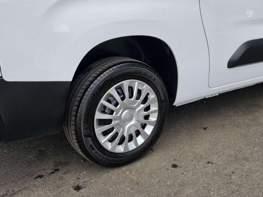 Balts Toyota Proace City 2024 Kauņa, ar dzinēja tilpumu 1.50 L un nobraukumu 75 tūkst. km par 6900 €, foto 21 vietnē AUTOMOTO.COM.LV