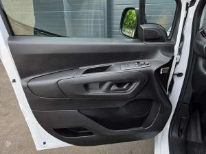 Balts Toyota Proace City 2024 Kauņa, ar dzinēja tilpumu 1.50 L un nobraukumu 75 tūkst. km par 6900 €, foto 26 vietnē AUTOMOTO.COM.LV