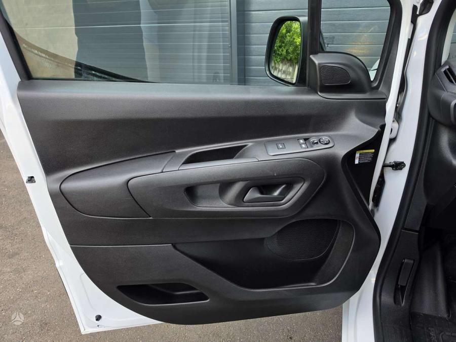 Balts Toyota Proace City 2024 Kauņa, ar dzinēja tilpumu 1.50 L un nobraukumu 75 tūkst. km par 6900 €, foto 26 vietnē AUTOMOTO.COM.LV