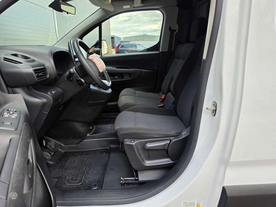 Balts Toyota Proace City 2024 Kauņa, ar dzinēja tilpumu 1.50 L un nobraukumu 75 tūkst. km par 6900 €, foto 27 vietnē AUTOMOTO.COM.LV