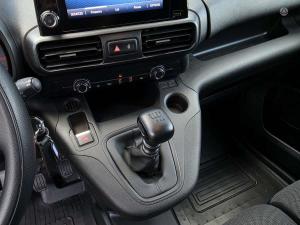 Balts Toyota Proace City 2024 Kauņa, ar dzinēja tilpumu 1.50 L un nobraukumu 75 tūkst. km par 6900 €, foto 36 vietnē AUTOMOTO.COM.LV