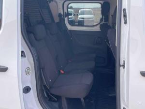 White Toyota Proace City 2024 in Ukmerge, with an engine capacity of 1.50 L and mileage of 86 thousand km for 15999 €, photo 7 on AUTOMOTO.COM.LV