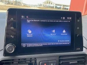 White Toyota Proace City 2024 in Ukmerge, with an engine capacity of 1.50 L and mileage of 86 thousand km for 15999 €, photo 12 on AUTOMOTO.COM.LV