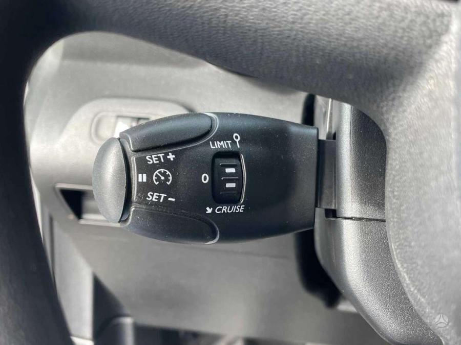 White Toyota Proace City 2024 in Ukmerge, with an engine capacity of 1.50 L and mileage of 86 thousand km for 15999 €, photo 16 on AUTOMOTO.COM.LV
