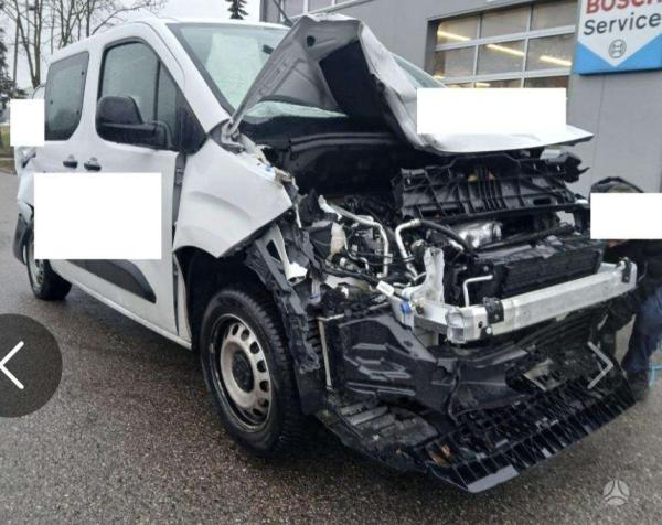 White Toyota Proace City 2025 in Klaipeda, with an engine capacity of 1.50 L and mileage of 15 thousand km for 4999 €, photo 1 on AUTOMOTO.COM.LV
