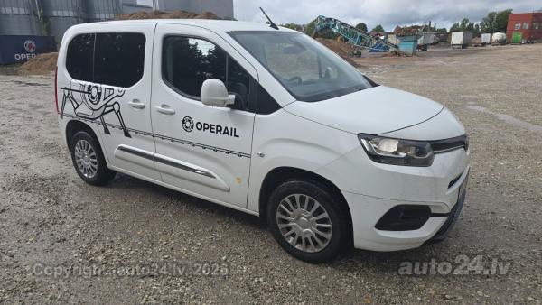 Toyota Proace City 2020 in Tallinn on AUTOMOTO.COM.LV White Toyota Proace City 2020 in Tallinn, with an engine capacity of 1.50 L and mileage of 200 thousand km for 11300 €, photo 4 on AUTOMOTO.COM.LV