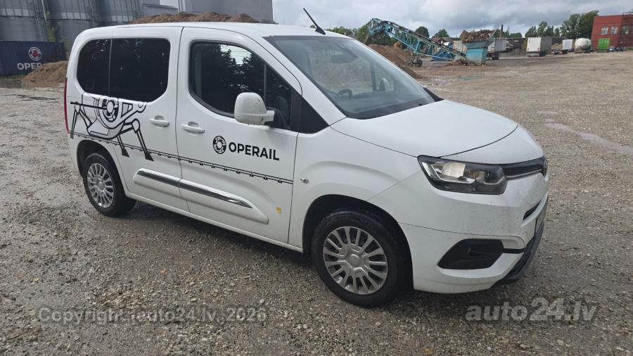 Balts Toyota Proace City 2020 Tallina, ar dzinēja tilpumu 1.50 L un nobraukumu 200 tūkst. km par 11300 €, foto 4 vietnē AUTOMOTO.COM.LV