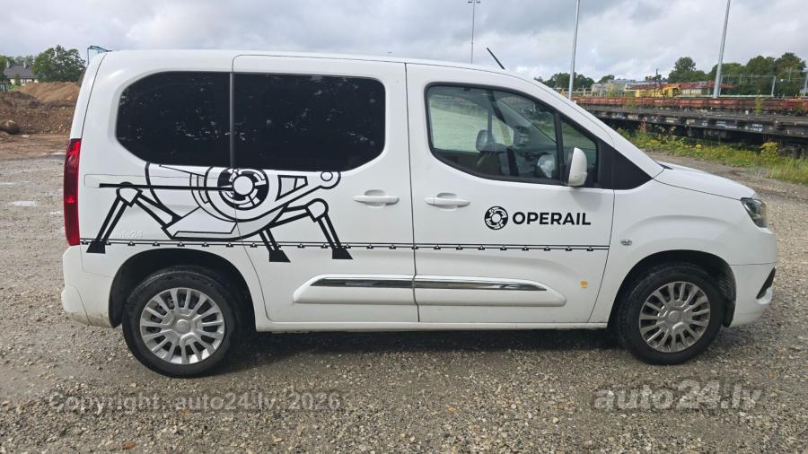 Balts Toyota Proace City 2020 Tallina, ar dzinēja tilpumu 1.50 L un nobraukumu 200 tūkst. km par 11300 €, foto 5 vietnē AUTOMOTO.COM.LV