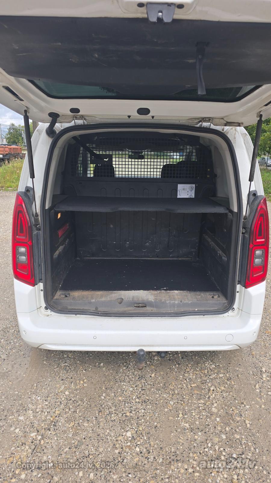Balts Toyota Proace City 2020 Tallina, ar dzinēja tilpumu 1.50 L un nobraukumu 200 tūkst. km par 11300 €, foto 7 vietnē AUTOMOTO.COM.LV