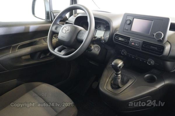 Balts Toyota Proace City 2023 Tallina, ar dzinēja tilpumu 1.20 L un nobraukumu 48 tūkst. km par 16500 €, foto 8 vietnē AUTOMOTO.COM.LV