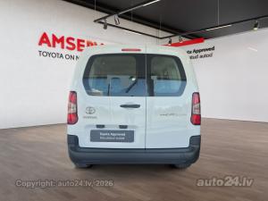 Balts Toyota Proace City 2023 Viljandi, ar dzinēja tilpumu 1.20 L un nobraukumu 82 tūkst. km par 16990 €, foto 5 vietnē AUTOMOTO.COM.LV