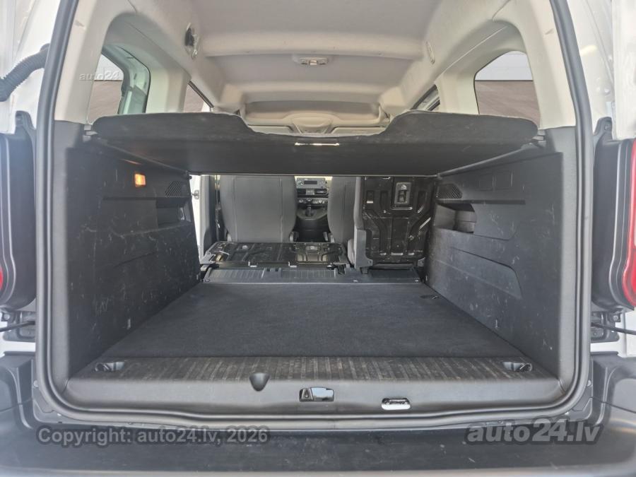Balts Toyota Proace City 2023 Viljandi, ar dzinēja tilpumu 1.20 L un nobraukumu 82 tūkst. km par 16990 €, foto 11 vietnē AUTOMOTO.COM.LV