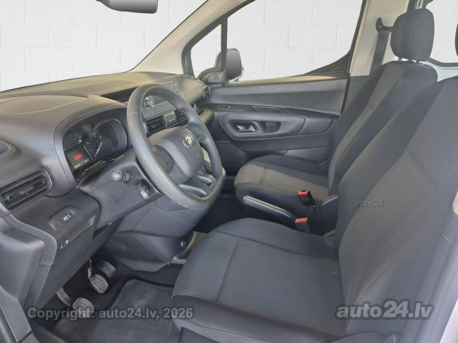 Balts Toyota Proace City 2023 Viljandi, ar dzinēja tilpumu 1.20 L un nobraukumu 82 tūkst. km par 16990 €, foto 12 vietnē AUTOMOTO.COM.LV