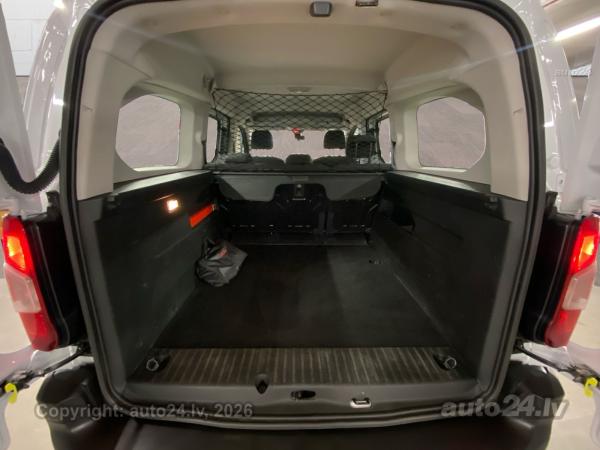 Тойота Proace City 2023 в Таллин на AUTOMOTO.COM.LV Белый Тойота Proace City 2023 в Таллин, объемом двигателя 1.20 л и пробегом 106 тыс. км за 17400 €, фото 10 на AUTOMOTO.COM.LV