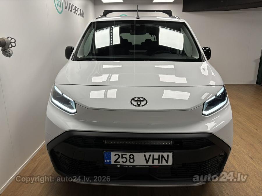 White Toyota Proace City 2024 in Tallinn, with an engine capacity of 1.50 L and mileage of 37 thousand km for 33900 €, photo 5 on AUTOMOTO.COM.LV