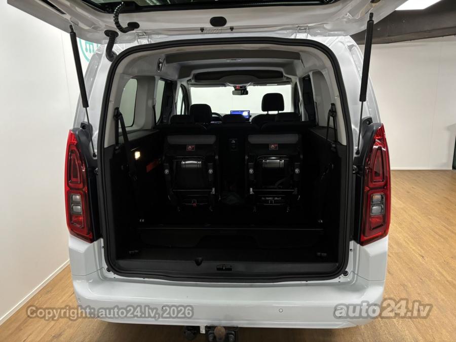 White Toyota Proace City 2024 in Tallinn, with an engine capacity of 1.50 L and mileage of 37 thousand km for 33900 €, photo 9 on AUTOMOTO.COM.LV