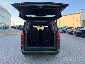 Green Toyota Proace 2024 in Liepaja, with an engine capacity of 1.50 L and mileage of 73 thousand km for 23900 €, photo 10 on AUTOMOTO.COM.LV