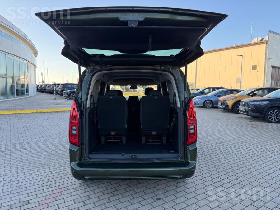 Green Toyota Proace 2024 in Liepaja, with an engine capacity of 1.50 L and mileage of 73 thousand km for 23900 €, photo 10 on AUTOMOTO.COM.LV