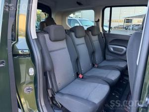 Green Toyota Proace 2024 in Liepaja, with an engine capacity of 1.50 L and mileage of 73 thousand km for 23900 €, photo 20 on AUTOMOTO.COM.LV