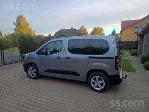 Grey Toyota Proace 2021 in Riga, with an engine capacity of 1.50 L and mileage of 81 thousand km for 10000 €, photo 3 on AUTOMOTO.COM.LV