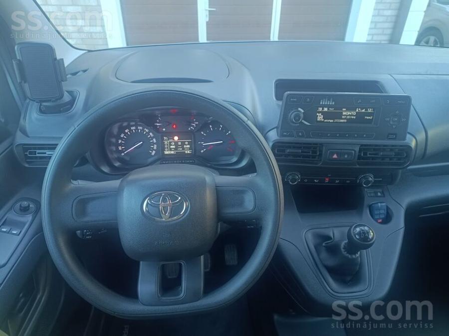 Grey Toyota Proace 2021 in Riga, with an engine capacity of 1.50 L and mileage of 81 thousand km for 10000 €, photo 8 on AUTOMOTO.COM.LV