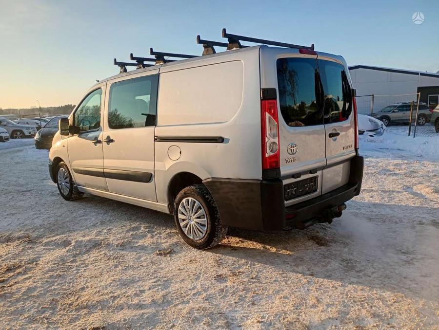 Grey Toyota Proace 2014 in Utena, with an engine capacity of 2.00 L and mileage of 206 thousand km for 4500 €, photo 4 on AUTOMOTO.COM.LV