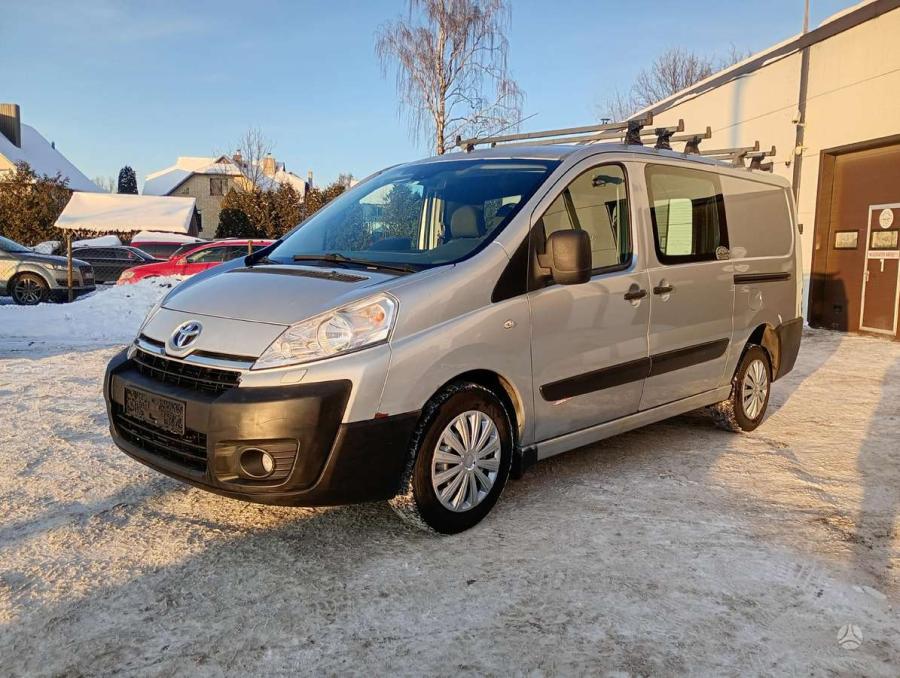 Grey Toyota Proace 2014 in Utena, with an engine capacity of 2.00 L and mileage of 206 thousand km for 4500 €, photo 5 on AUTOMOTO.COM.LV