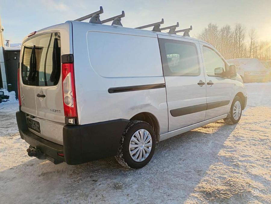 Grey Toyota Proace 2014 in Utena, with an engine capacity of 2.00 L and mileage of 206 thousand km for 4500 €, photo 6 on AUTOMOTO.COM.LV