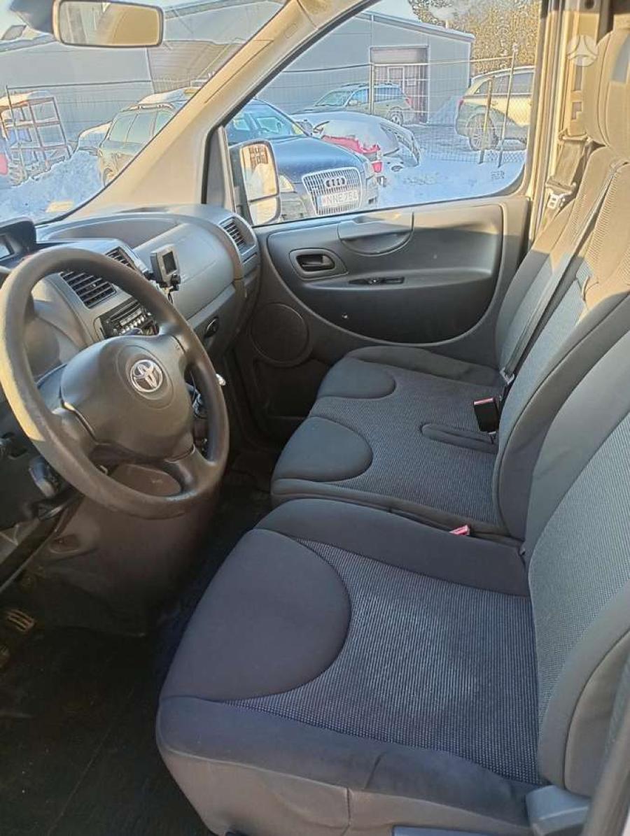 Grey Toyota Proace 2014 in Utena, with an engine capacity of 2.00 L and mileage of 206 thousand km for 4500 €, photo 10 on AUTOMOTO.COM.LV
