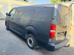 Grey Toyota Proace 2017 in Taurage, with an engine capacity of 1.99 L and mileage of 280 thousand km for 5300 €, photo 5 on AUTOMOTO.COM.LV