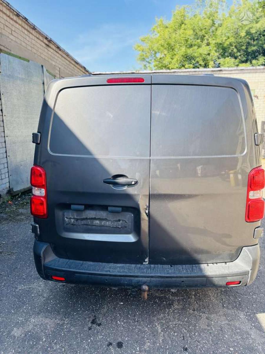 Grey Toyota Proace 2017 in Taurage, with an engine capacity of 1.99 L and mileage of 280 thousand km for 5300 €, photo 6 on AUTOMOTO.COM.LV