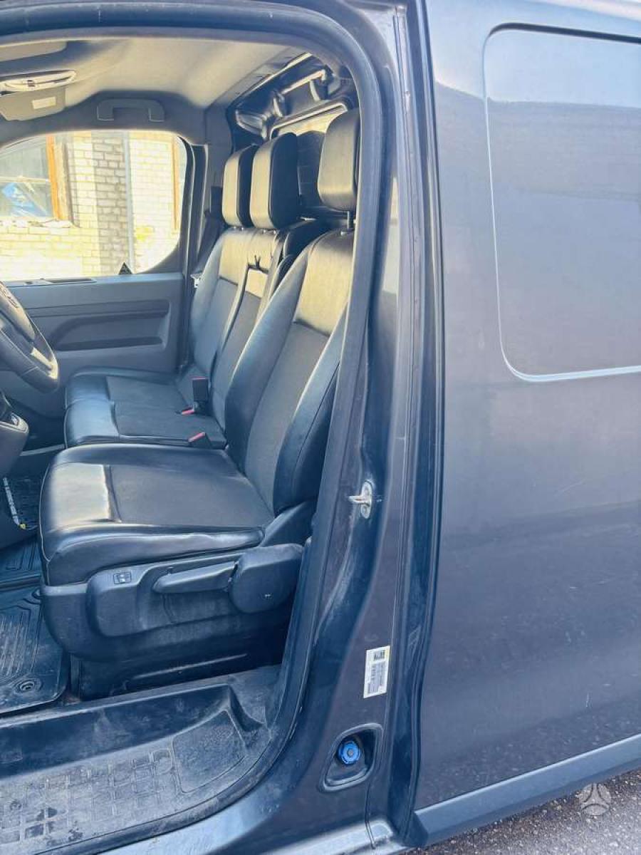 Grey Toyota Proace 2017 in Taurage, with an engine capacity of 1.99 L and mileage of 280 thousand km for 5300 €, photo 8 on AUTOMOTO.COM.LV