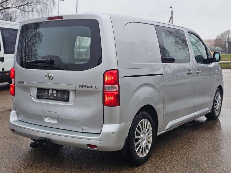 Grey Toyota Proace 2018 in Rokiskis, with an engine capacity of 1.56 L and mileage of 300 thousand km for 5650 €, photo 4 on AUTOMOTO.COM.LV