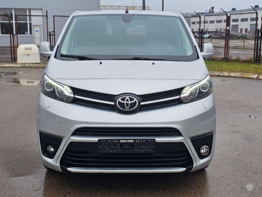 Grey Toyota Proace 2018 in Rokiskis, with an engine capacity of 1.56 L and mileage of 300 thousand km for 5650 €, photo 5 on AUTOMOTO.COM.LV
