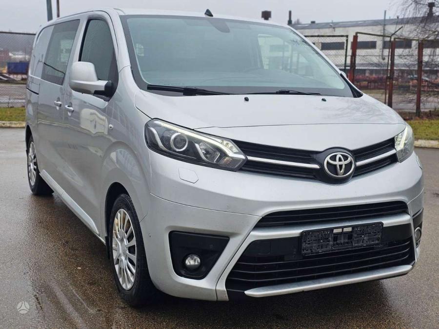 Grey Toyota Proace 2018 in Rokiskis, with an engine capacity of 1.56 L and mileage of 300 thousand km for 5650 €, photo 7 on AUTOMOTO.COM.LV