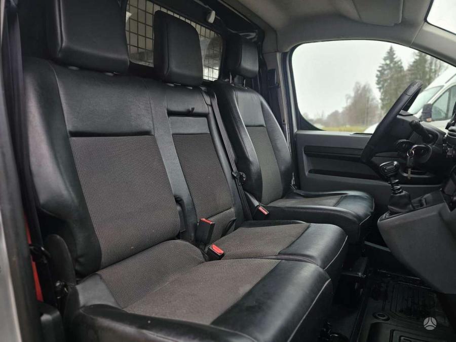 Grey Toyota Proace 2018 in Rokiskis, with an engine capacity of 1.56 L and mileage of 300 thousand km for 5650 €, photo 13 on AUTOMOTO.COM.LV