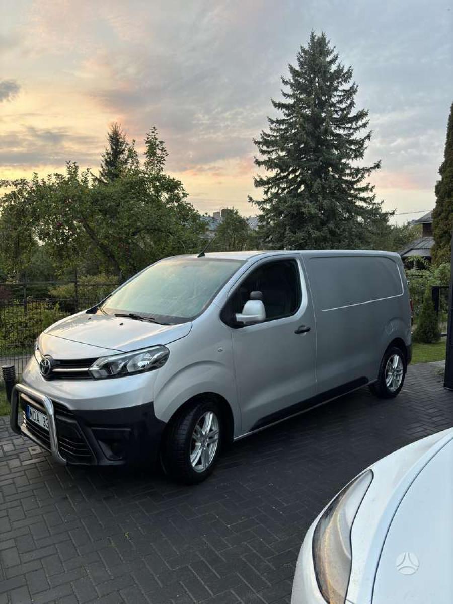 Grey Toyota Proace 2018 in Kaunas, with an engine capacity of 2.00 L and mileage of 220 thousand km for 11000 €, photo 5 on AUTOMOTO.COM.LV
