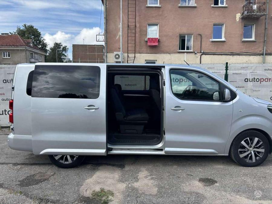 Grey Toyota Proace 2019 in Klaipeda, with an engine capacity of 2.00 L and mileage of 226 thousand km for 17500 €, photo 7 on AUTOMOTO.COM.LV