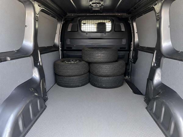 Pelēks Toyota Proace 2019 Pakruojis, ar dzinēja tilpumu 1.50 L un nobraukumu 204 tūkst. km par 7600 €, foto 6 vietnē AUTOMOTO.COM.LV