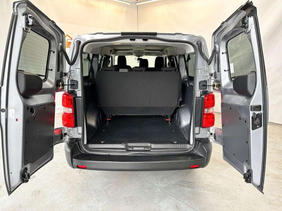 Pelēks Toyota Proace 2022 Viļņa, ar dzinēja tilpumu 1.50 L un nobraukumu 111 tūkst. km par 23474 €, foto 19 vietnē AUTOMOTO.COM.LV