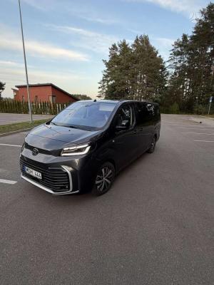 Grey Toyota Proace 2025 in Druskininkai, with an engine capacity of 2.00 L and mileage of 49 thousand km for 38500 €, photo 1 on AUTOMOTO.COM.LV