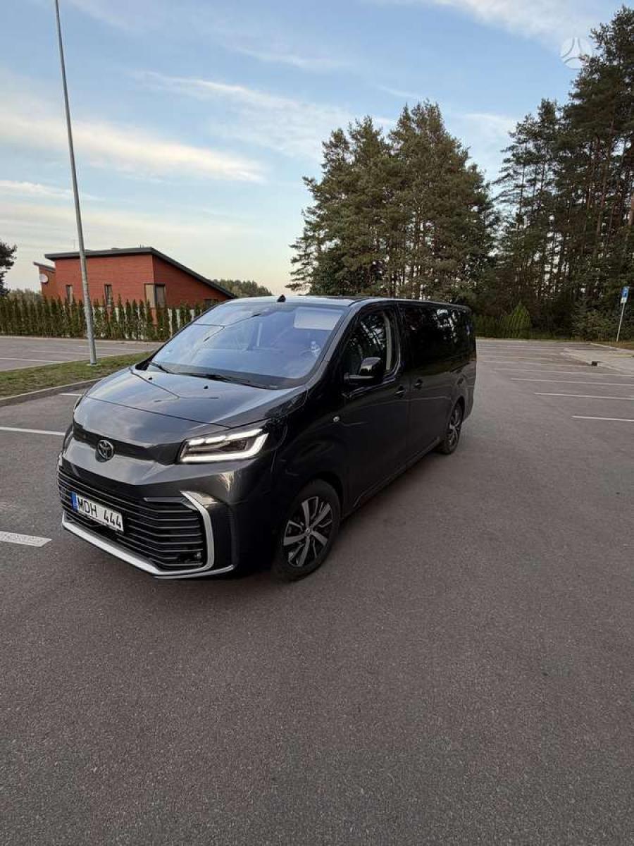 Grey Toyota Proace 2025 in Druskininkai, with an engine capacity of 2.00 L and mileage of 49 thousand km for 38500 €, photo 1 on AUTOMOTO.COM.LV