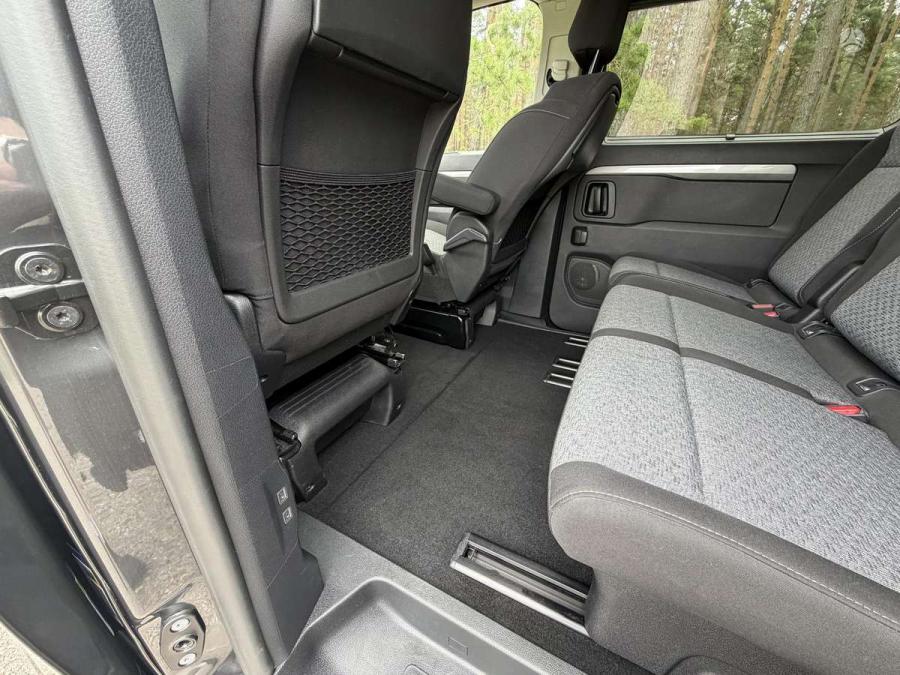 Grey Toyota Proace 2025 in Druskininkai, with an engine capacity of 2.00 L and mileage of 49 thousand km for 38500 €, photo 19 on AUTOMOTO.COM.LV