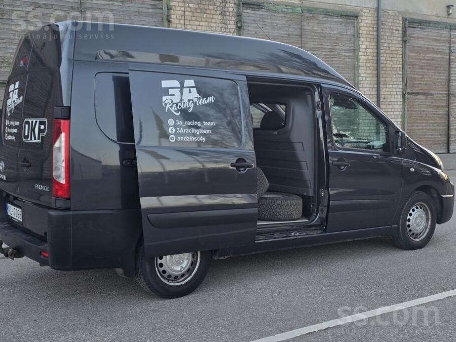 Pelēks Toyota Proace 2014 Cēsis, ar dzinēja tilpumu 2.00 L un nobraukumu 220 tūkst. km par 7150 €, foto 1 vietnē AUTOMOTO.COM.LV