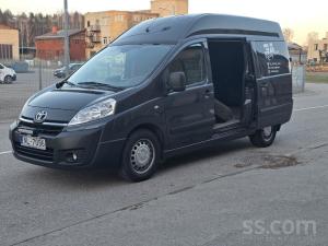 Pelēks Toyota Proace 2014 Cēsis, ar dzinēja tilpumu 2.00 L un nobraukumu 220 tūkst. km par 7150 €, foto 3 vietnē AUTOMOTO.COM.LV