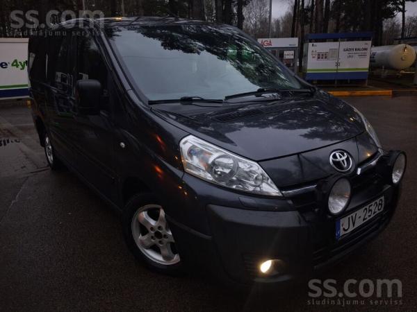 Pelēks Toyota Proace 2015 Rīga, ar dzinēja tilpumu 2.00 L un nobraukumu 442 tūkst. km par 4950 €, foto 1 vietnē AUTOMOTO.COM.LV