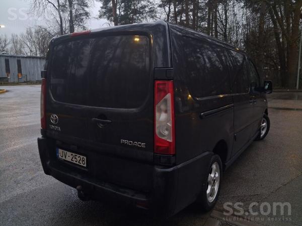 Pelēks Toyota Proace 2015 Rīga, ar dzinēja tilpumu 2.00 L un nobraukumu 442 tūkst. km par 4950 €, foto 5 vietnē AUTOMOTO.COM.LV