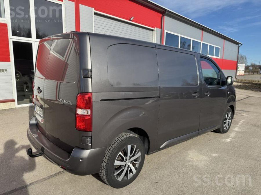 Pelēks Toyota Proace 2016 Valmiera, ar dzinēja tilpumu 2.00 L un nobraukumu 80 tūkst. km par 15600 €, foto 4 vietnē AUTOMOTO.COM.LV