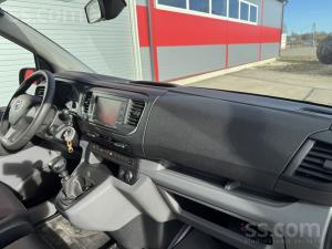 Pelēks Toyota Proace 2016 Valmiera, ar dzinēja tilpumu 2.00 L un nobraukumu 80 tūkst. km par 15600 €, foto 22 vietnē AUTOMOTO.COM.LV