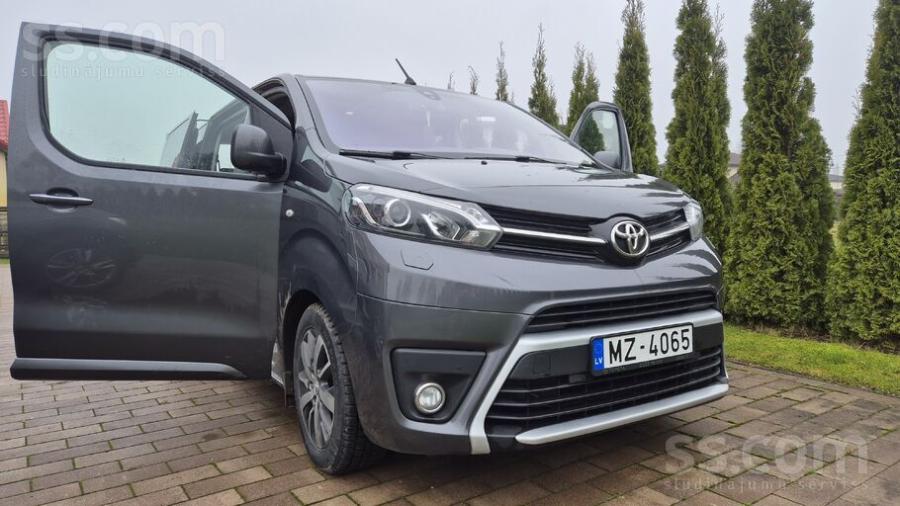 Pelēks Toyota Proace 2017 Rīga, ar dzinēja tilpumu 2.00 L un nobraukumu 275 tūkst. km par 17600 €, foto 1 vietnē AUTOMOTO.COM.LV